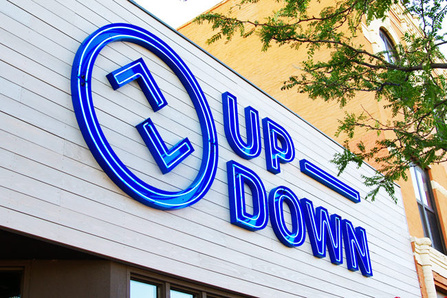 up-down-sign-exterior – Heavy Table